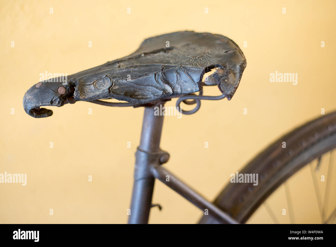 Old Rusty Vintage Bicycle Stock Photo - Alamy