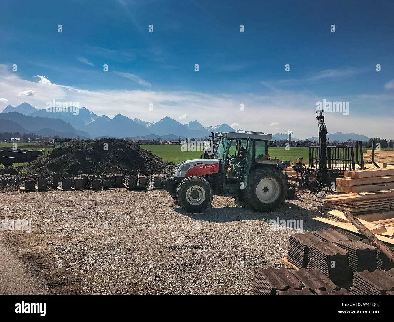 Big Green Tractor High Resolution Stock Photography and Images - Alamy