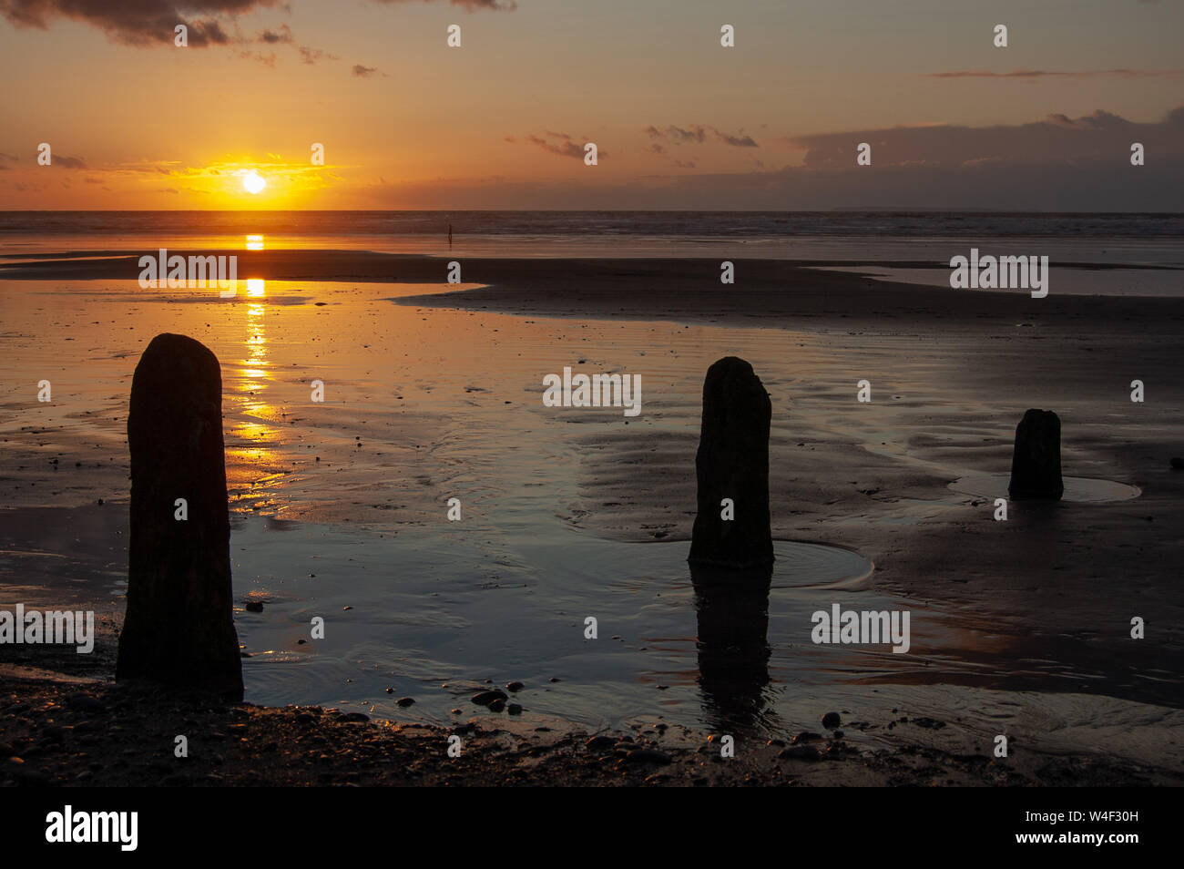 Silhouetted groynes hi-res stock photography and images - Alamy