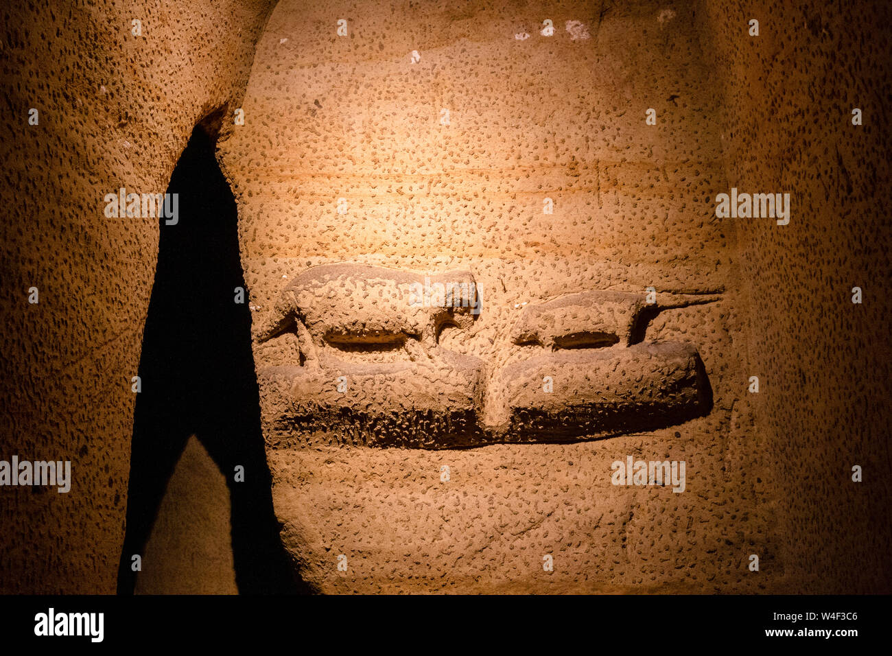 Grotte piazza dante hi-res stock photography and images - Alamy