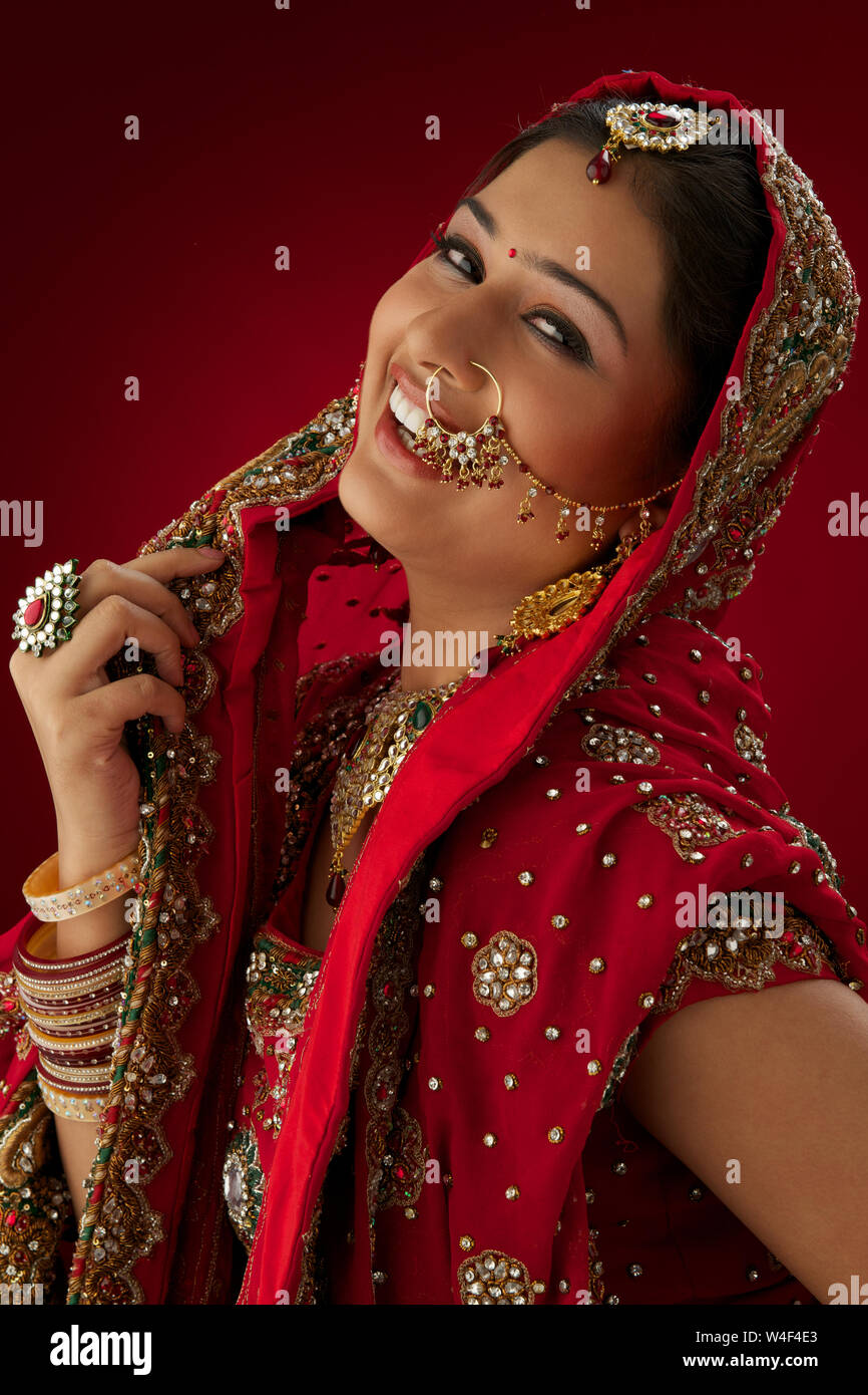 Portrait of an Indian bride smiling Stock Photo - Alamy