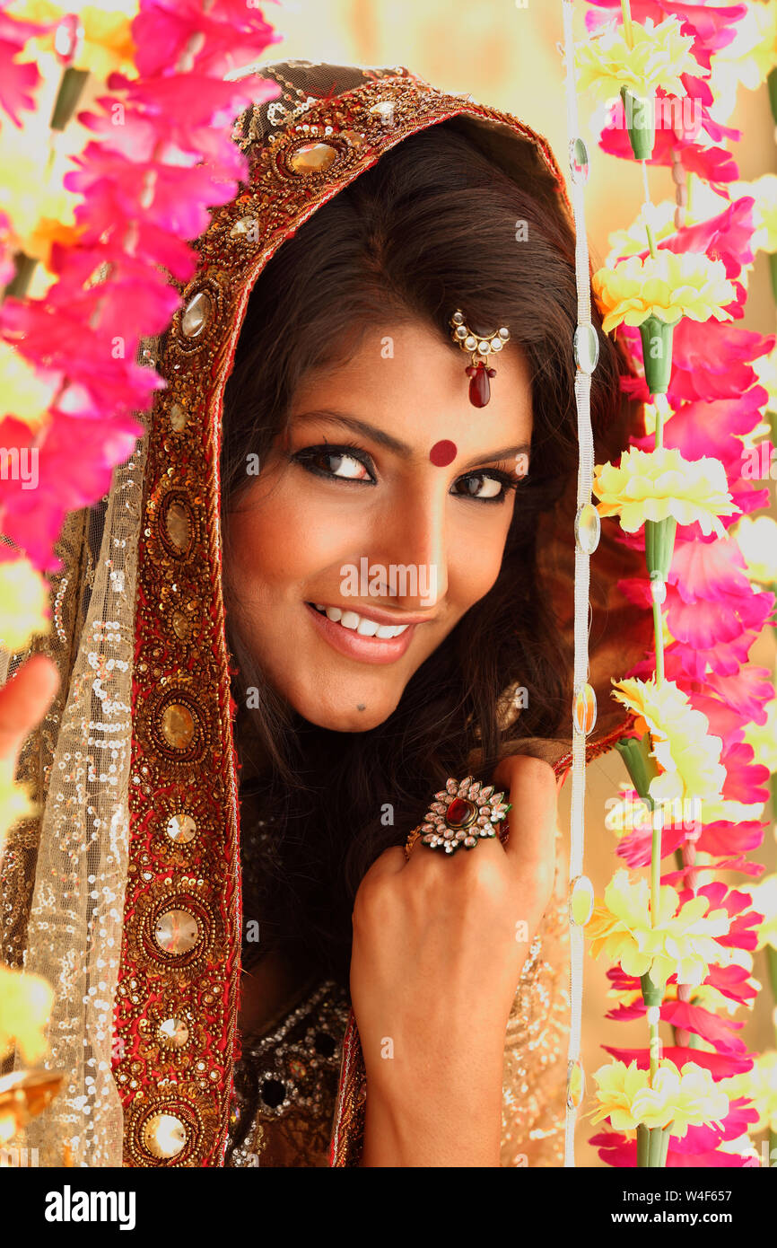 Portrait of an Indian bride smiling Stock Photo - Alamy