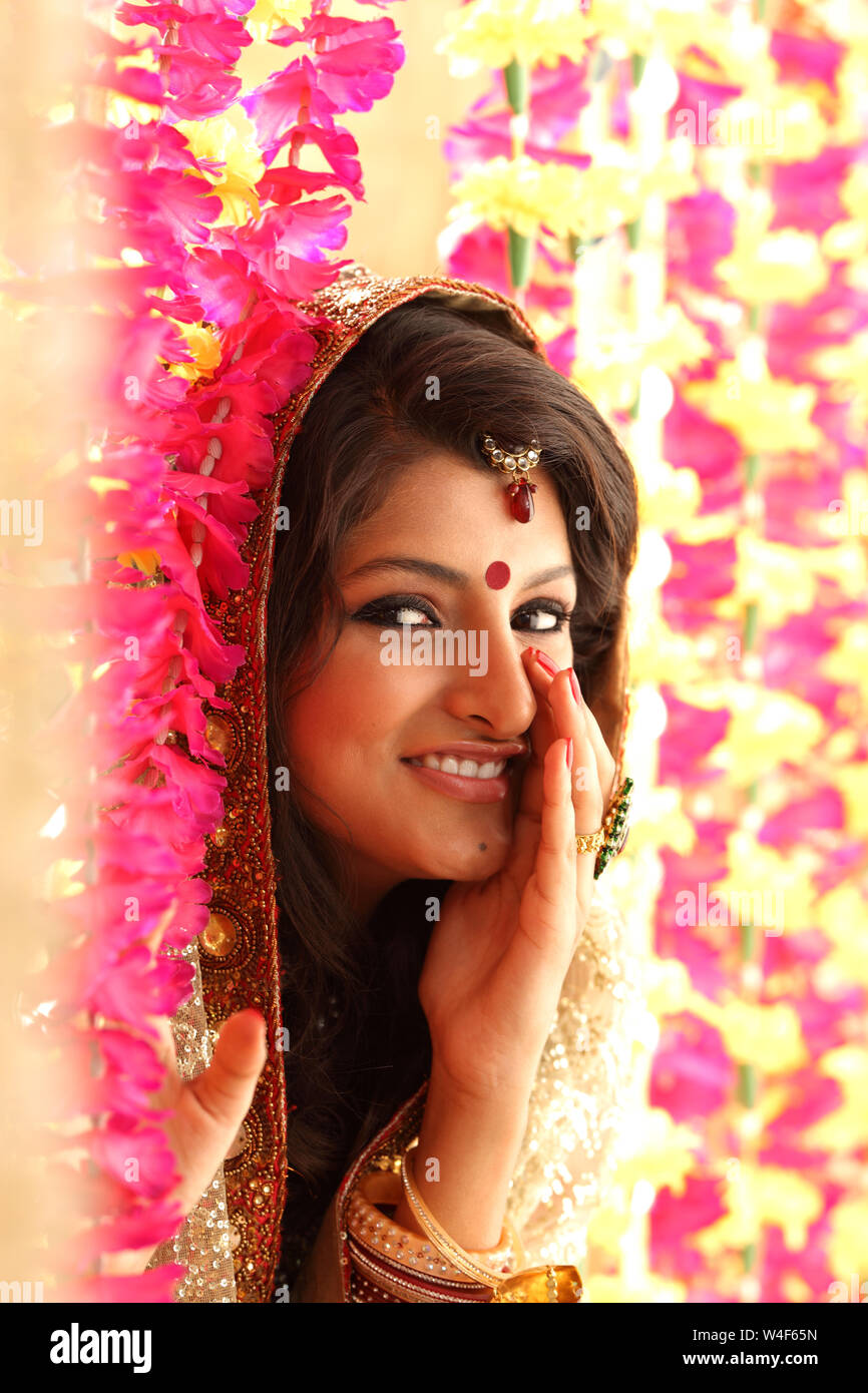 Portrait of a Indian bride smiling Stock Photo - Alamy