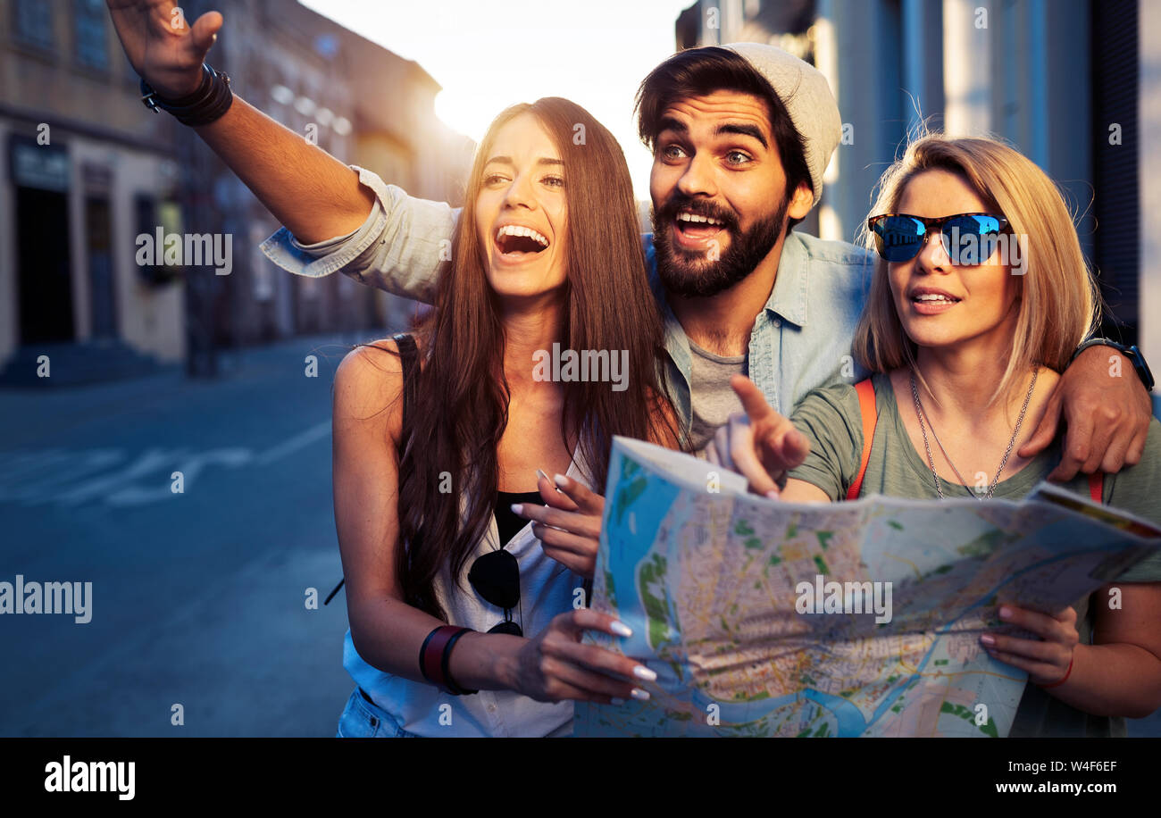 Group of young friends in the city hi-res stock photography and images ...