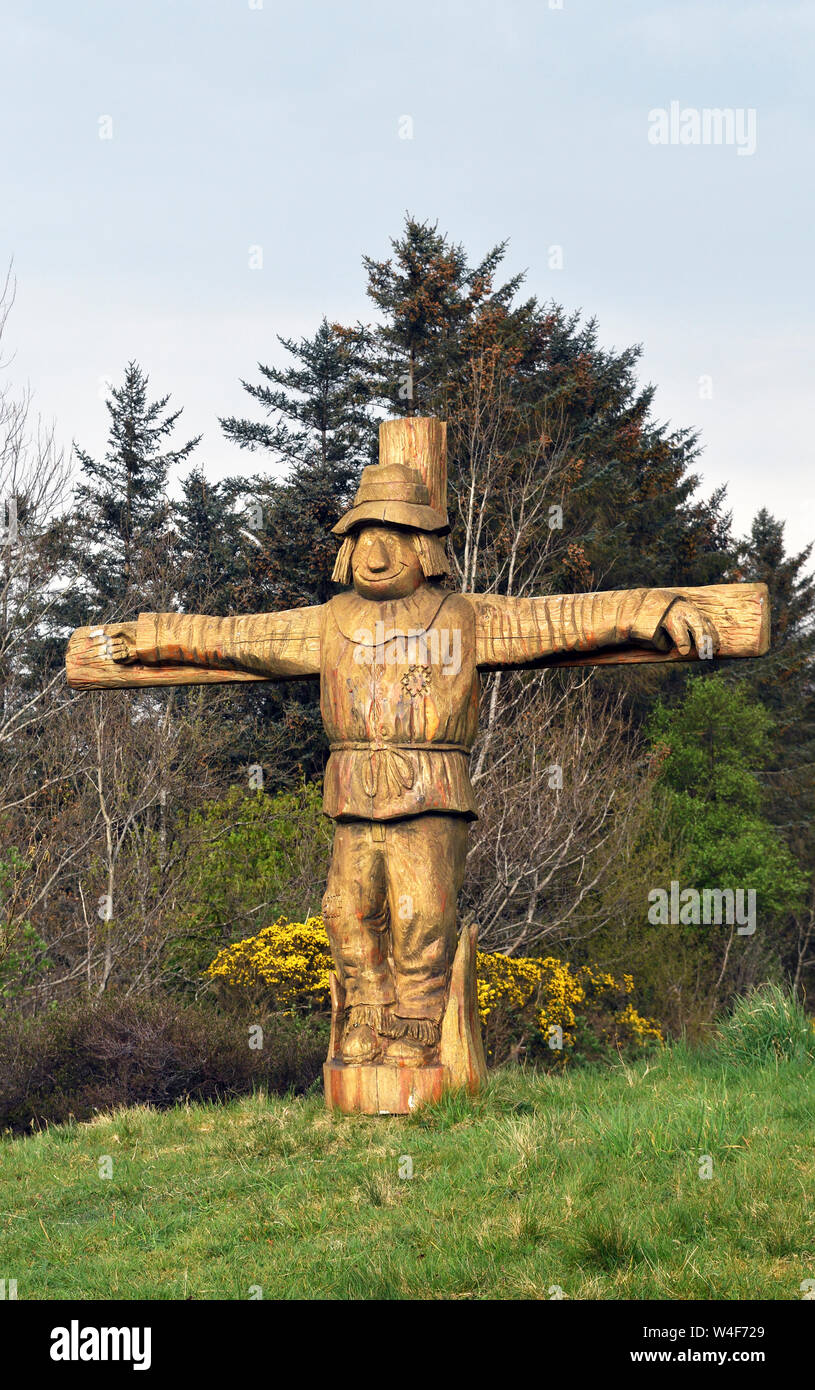 carved wooden scarecrow;carbost;isle of skye;scotland Stock Photo - Alamy