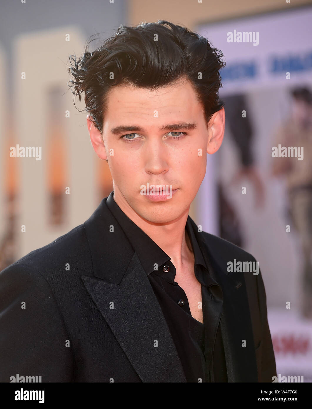 January 9, 2014 - Hollywood, California, USA - Austin Butler arrives ...