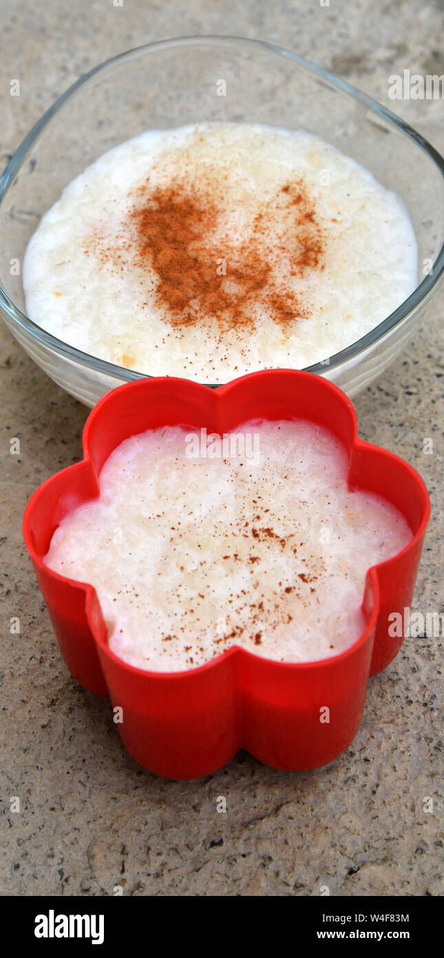 rice pudding in a bowl Stock Photo - Alamy