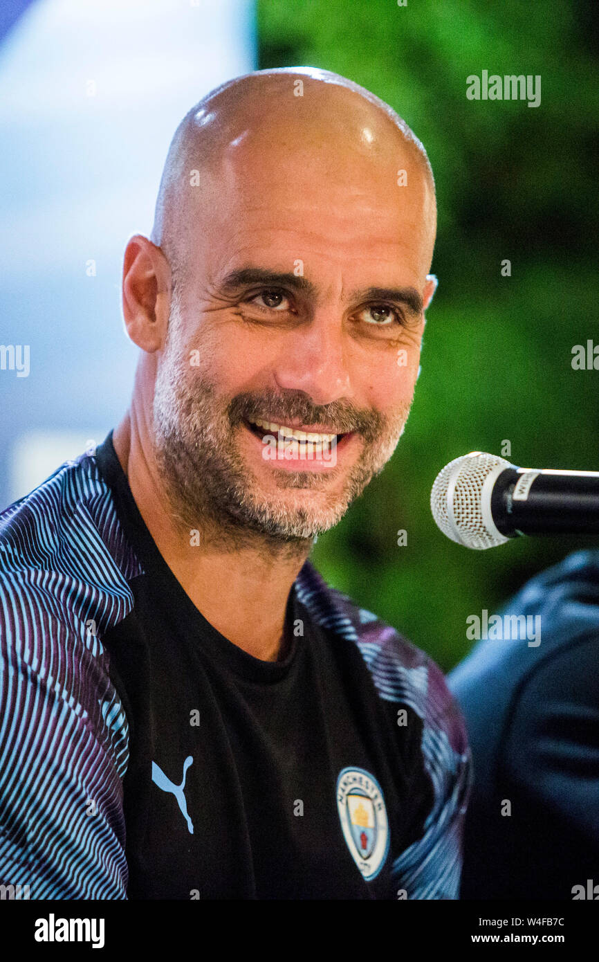 Pep guardiola portrait hi-res stock photography and images - Alamy