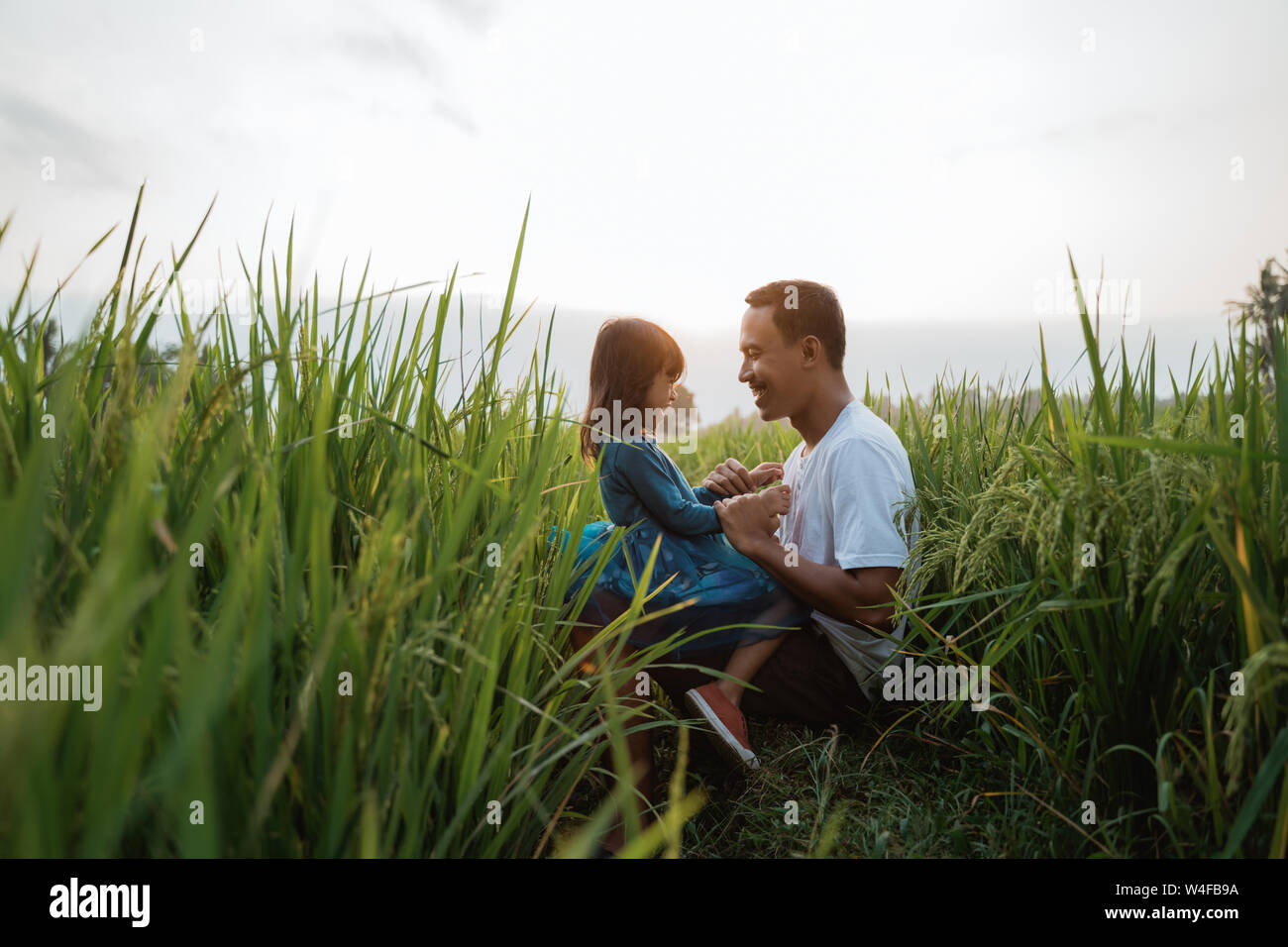 daughter and father bonding outdoor enjoy Stock Photo - Alamy
