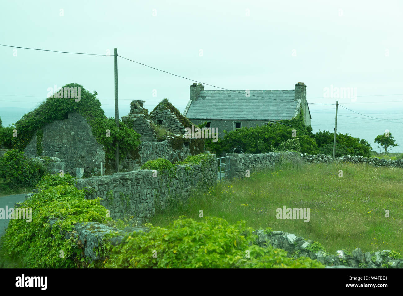 houses on the Aran island of Inishmore Stock Photo - Alamy