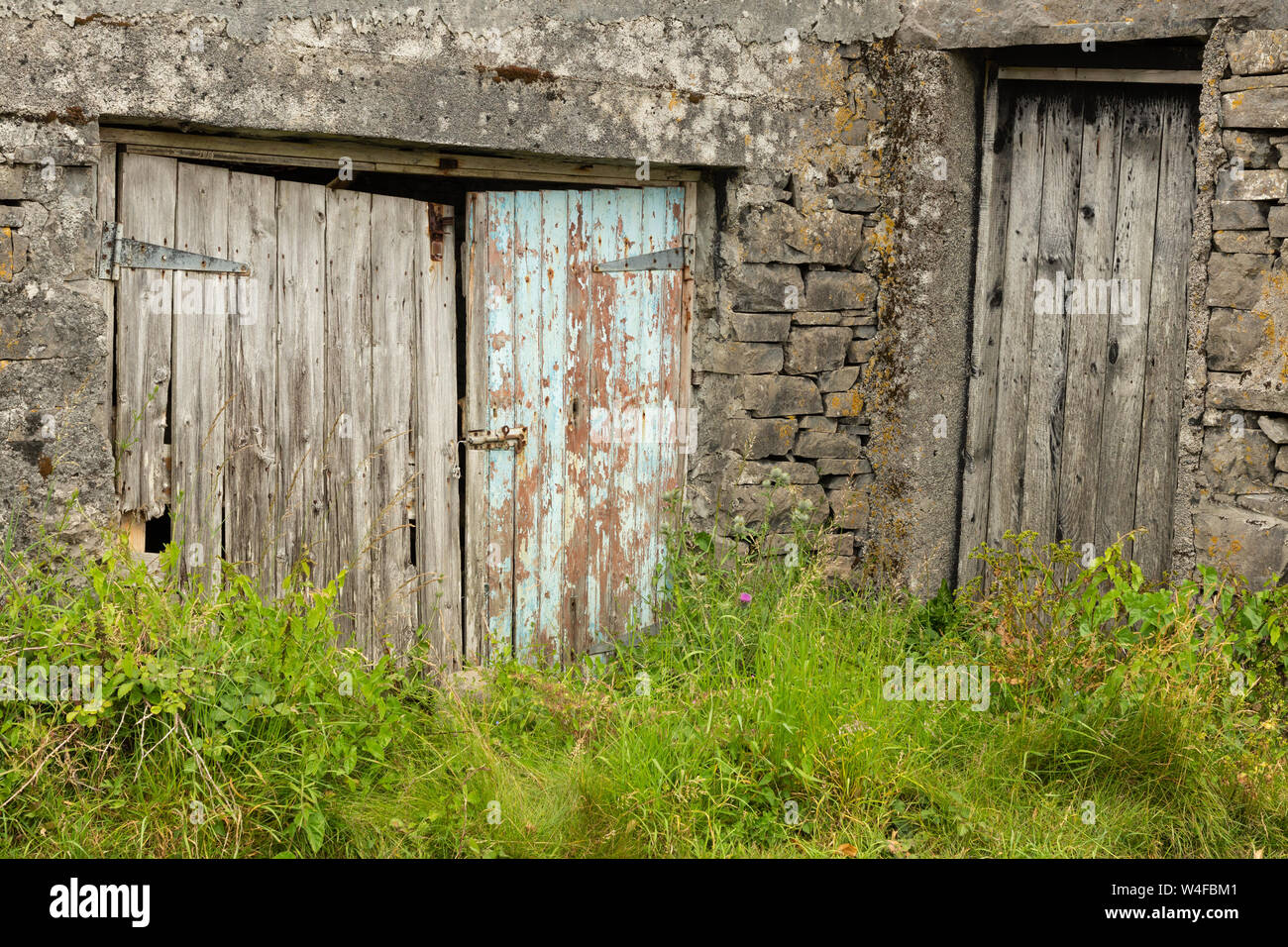 Inishmore ruins hi-res stock photography and images - Alamy