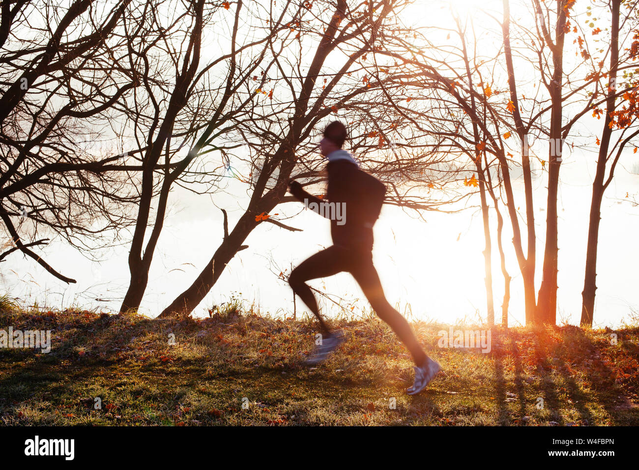 Man exercise sunrise hi-res stock photography and images - Alamy