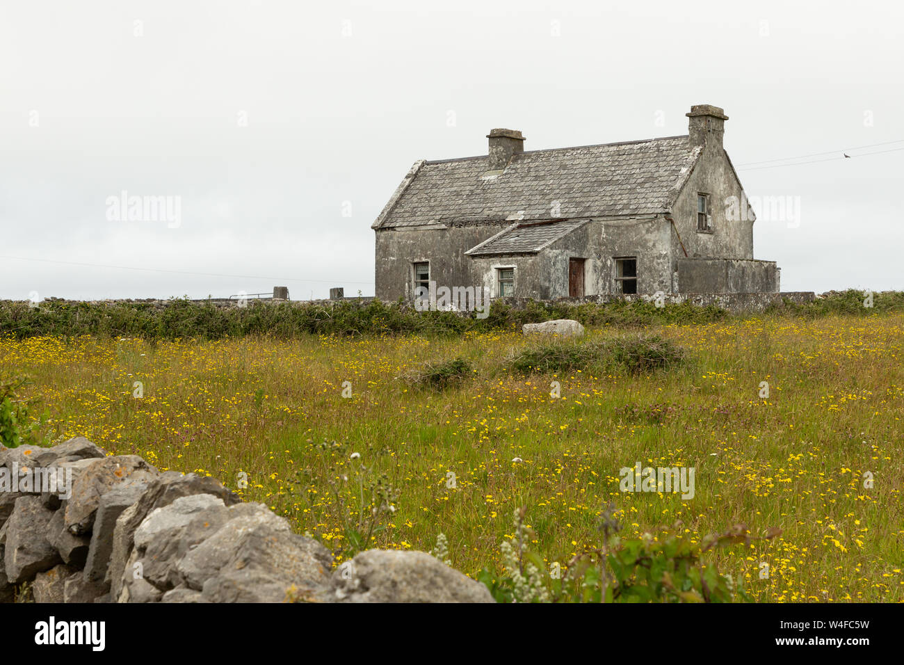 Inishmore ruins hi-res stock photography and images - Alamy