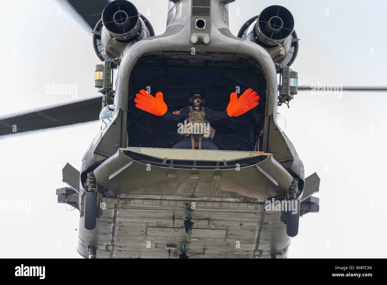 Raf chinook helicopter rear door hi-res stock photography and images ...