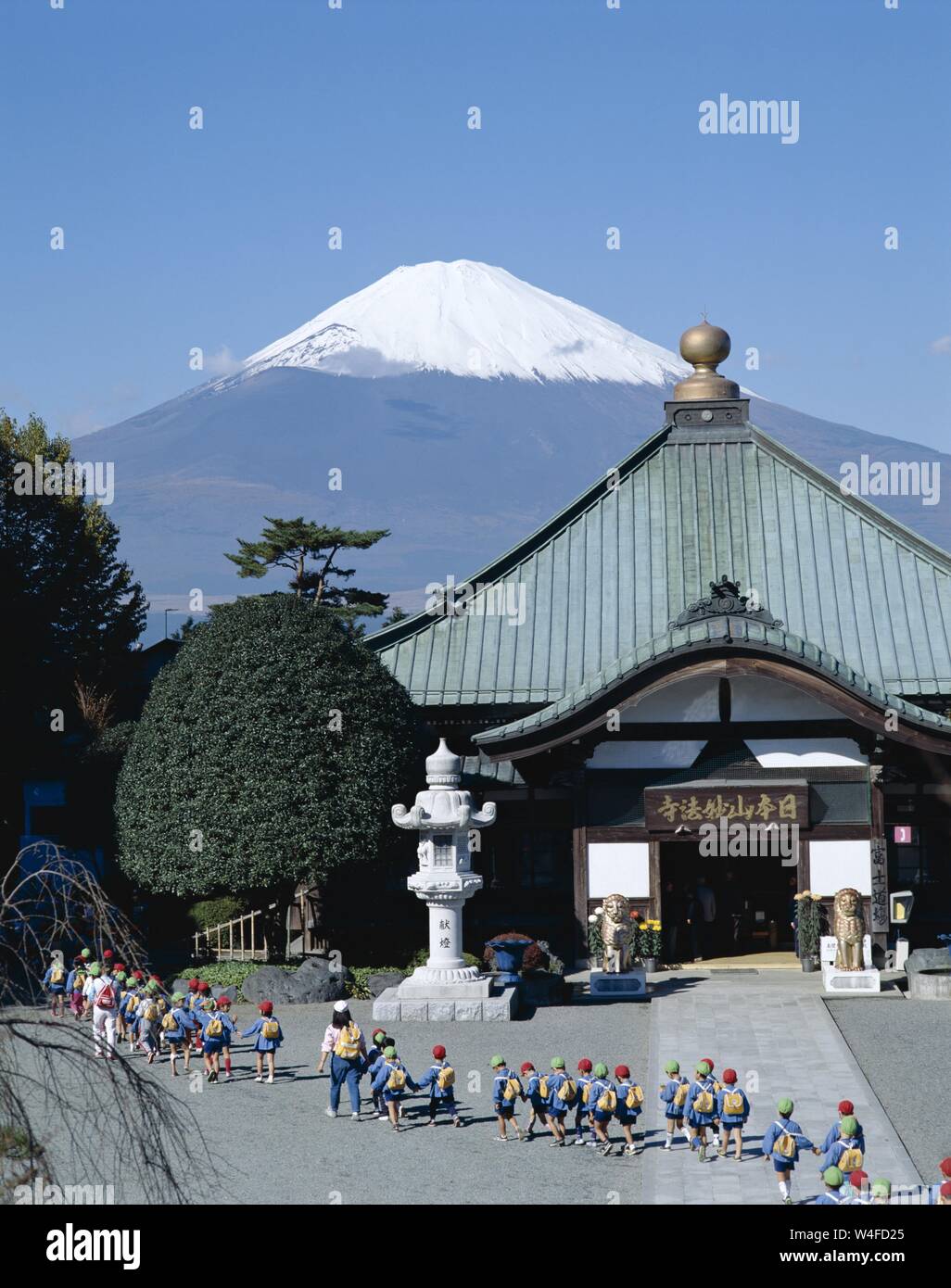 Japan, Honshu, Yamanashi Prefecture, Japanese School Children in Temple ...