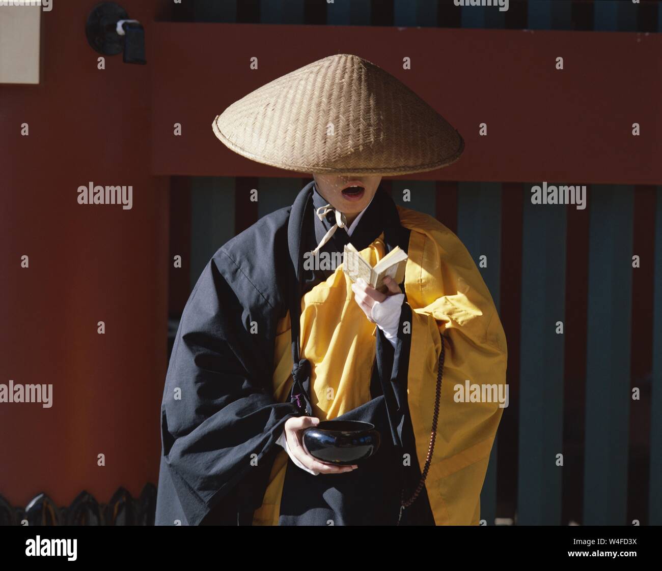 Buddhist monks collecting donations hi-res stock photography and images ...