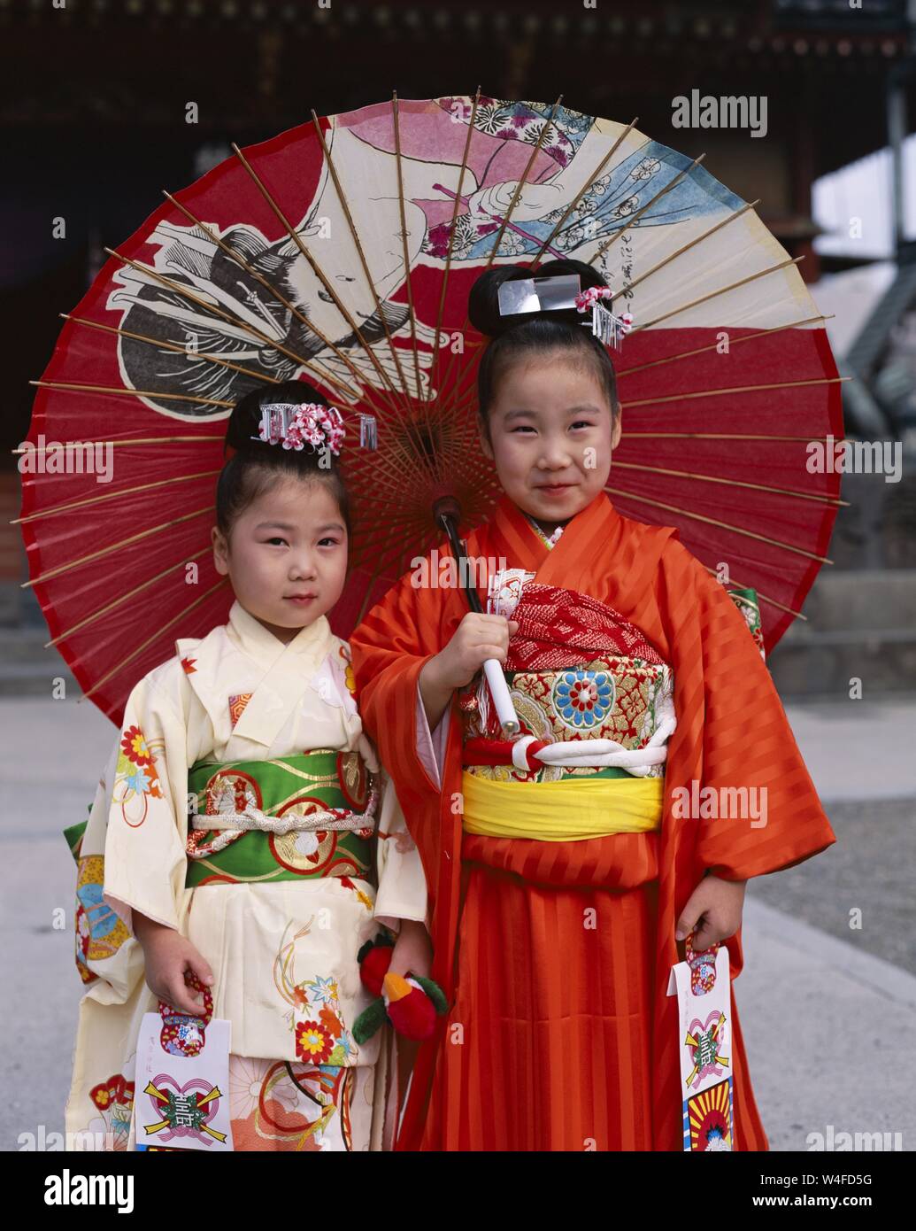 Japanese child kimono hi-res stock photography and images - Alamy