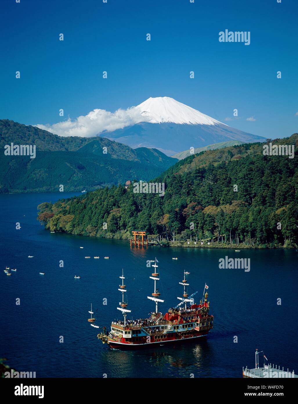 Japan, Honshu, Kanagawa Prefecture, Hakone, Lake Ashinoko and Snow ...