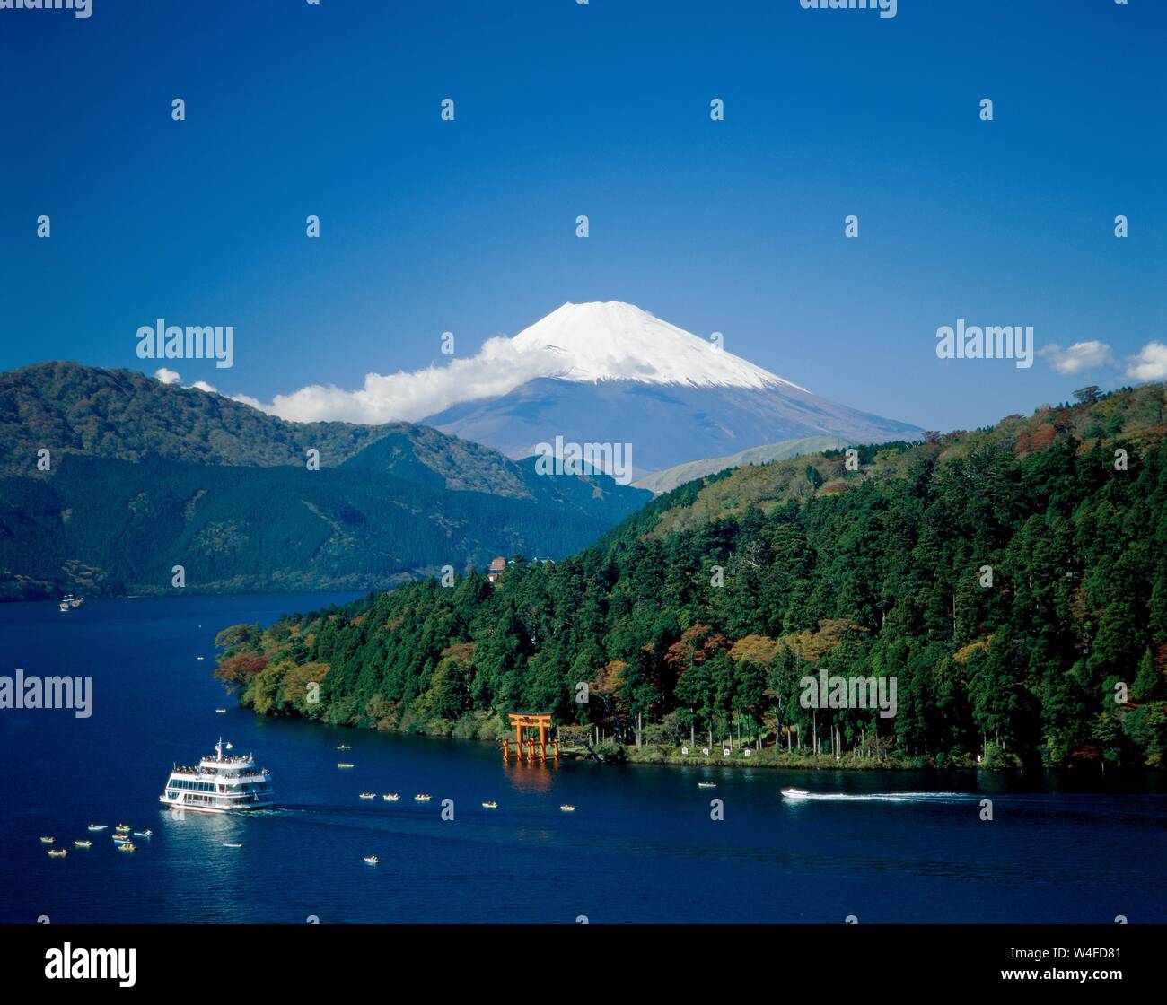 Japan, Honshu, Kanagawa Prefecture, Hakone, Lake Ashinoko and Snow ...