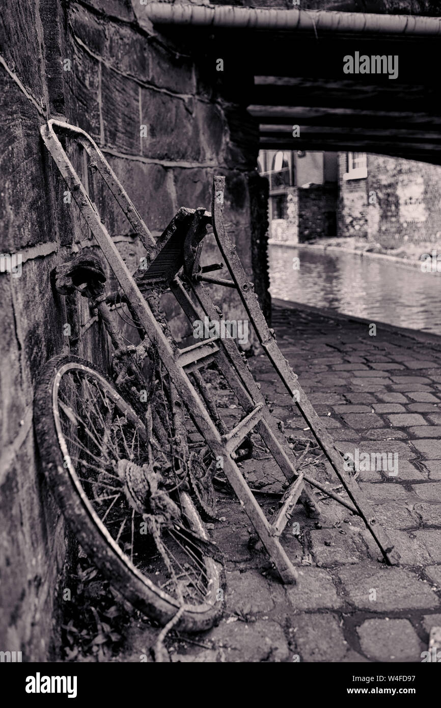 Scrap cycle hi-res stock photography and images - Alamy