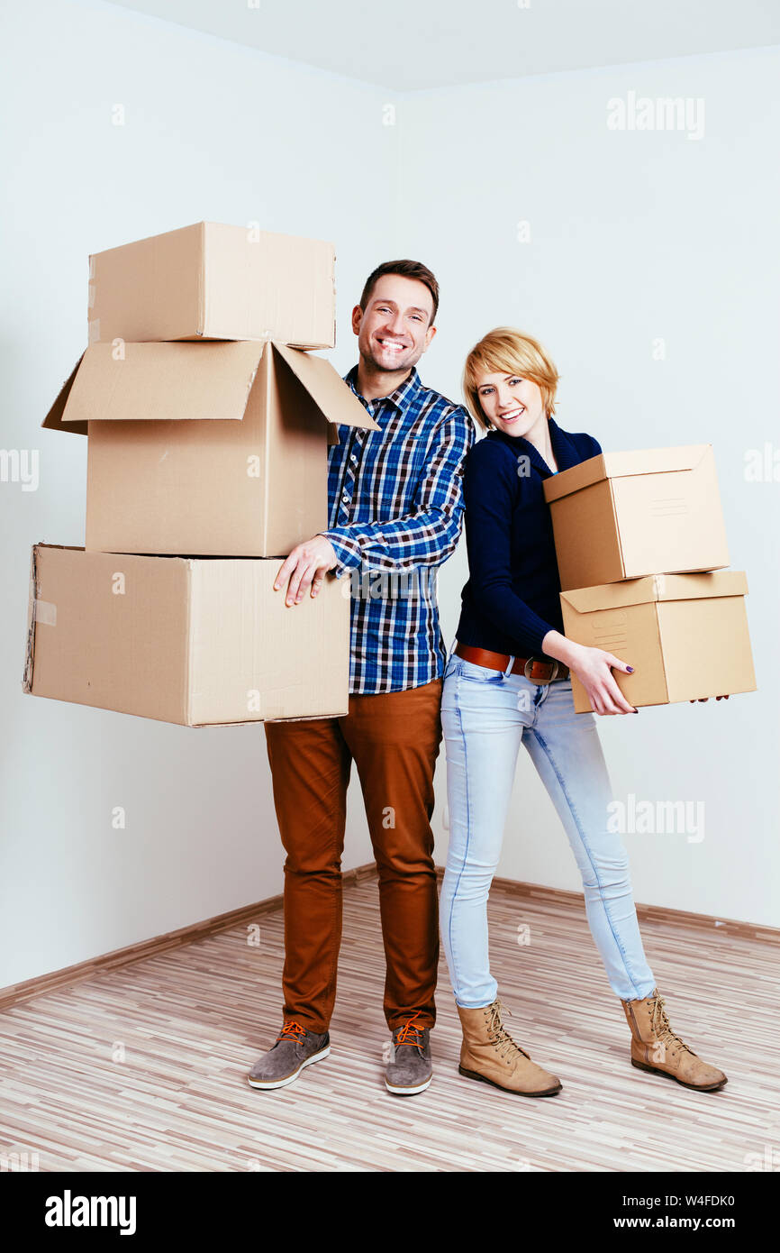 Man standing in moving box hi-res stock photography and images - Alamy