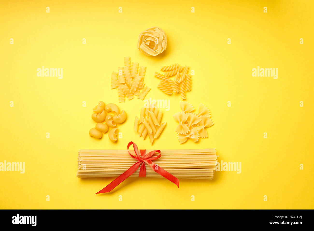 Spaghetti christmas tree hi-res stock photography and images - Alamy