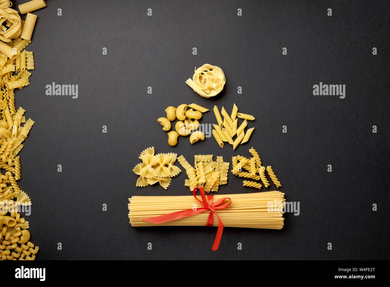Spaghetti christmas tree hi-res stock photography and images - Alamy
