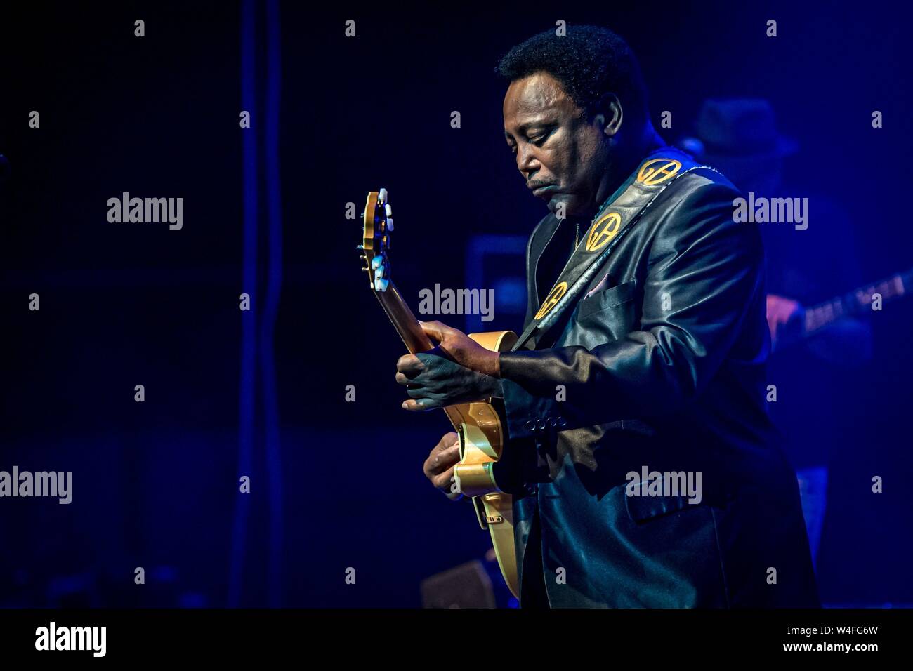 George benson jazz hi-res stock photography and images - Alamy