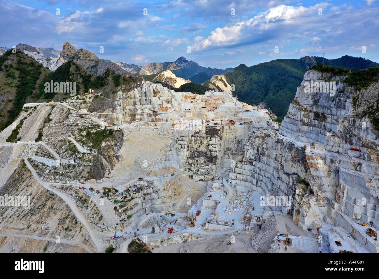 Apuan alps regional park hi-res stock photography and images - Alamy