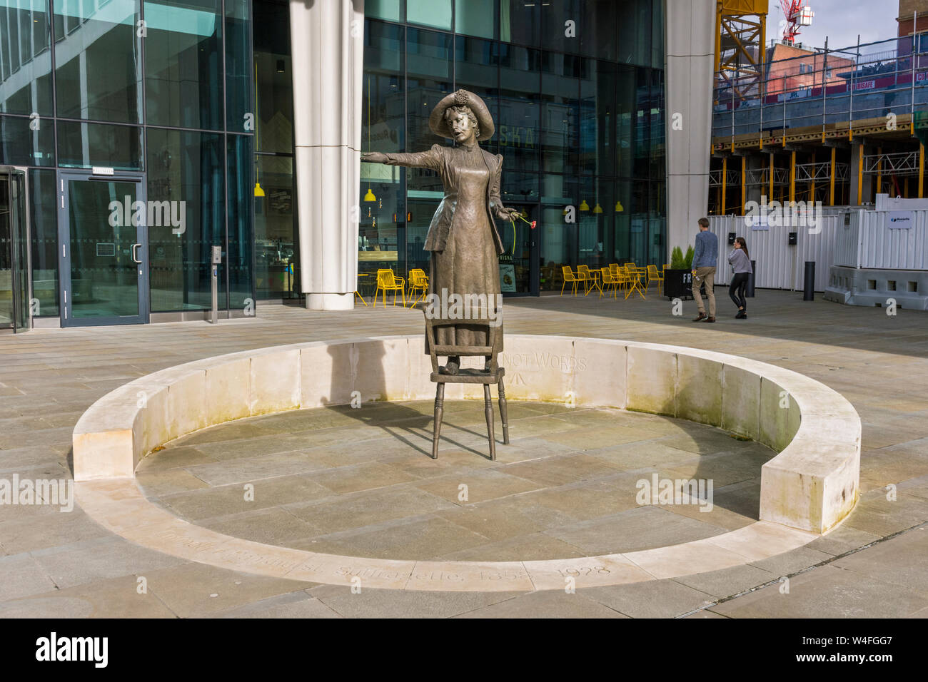 Statue of Emmeline Pankhurst, by Hazel Reeves, in St. Peter's Square ...