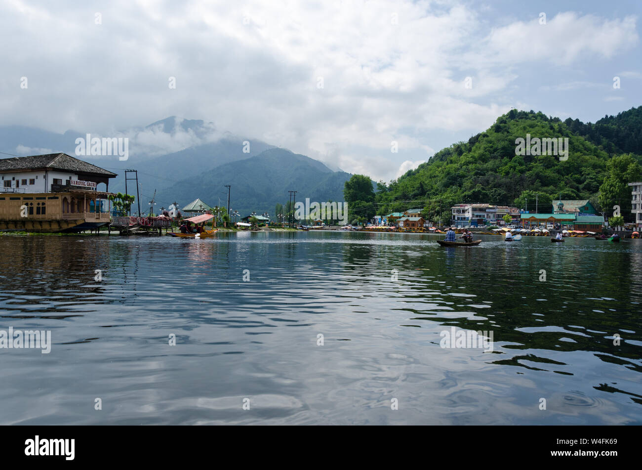 Beautiful views from a shikara ride on Dal Lake, Srinagar, Jammu and Kashmir, India Stock Photo ...
