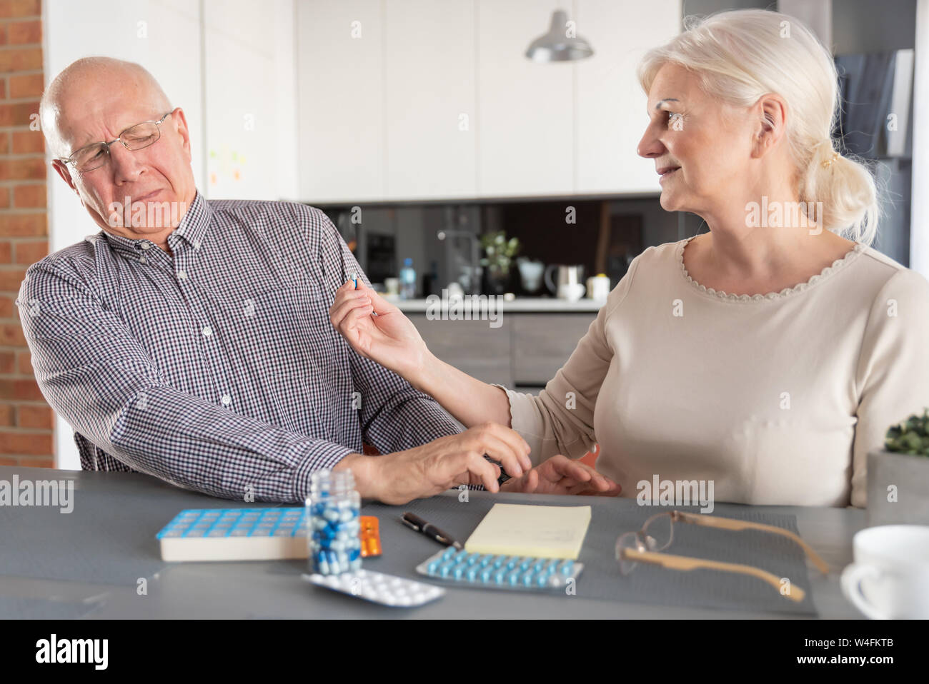 Medicine health care woman hi-res stock photography and images - Alamy