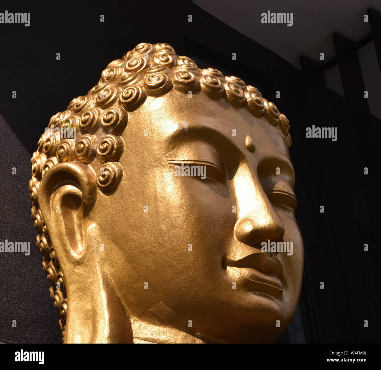 statue face of buddha Stock Photo - Alamy