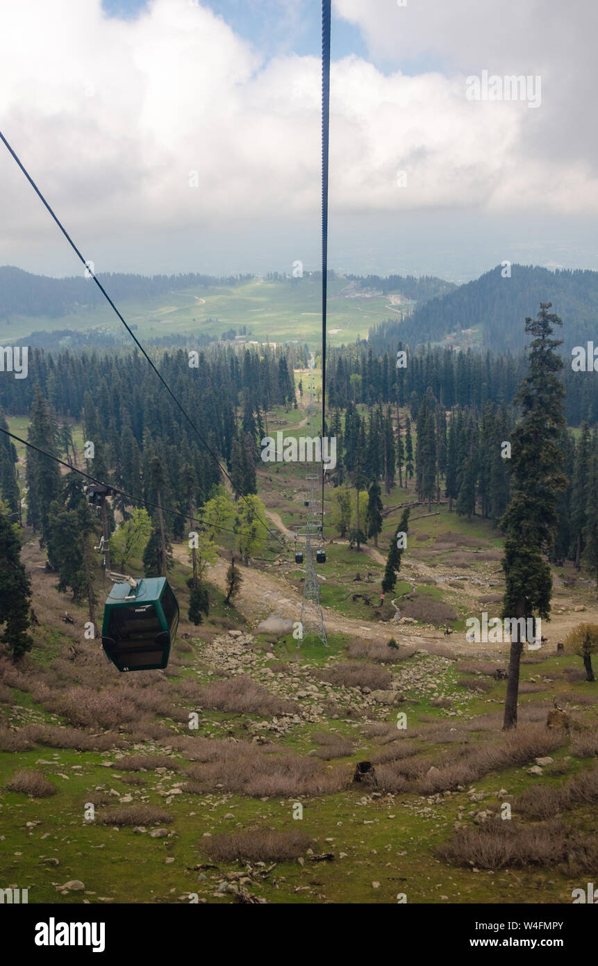 View from the first phase of Gulmarg Gondola ride upto Kongdoori in ...
