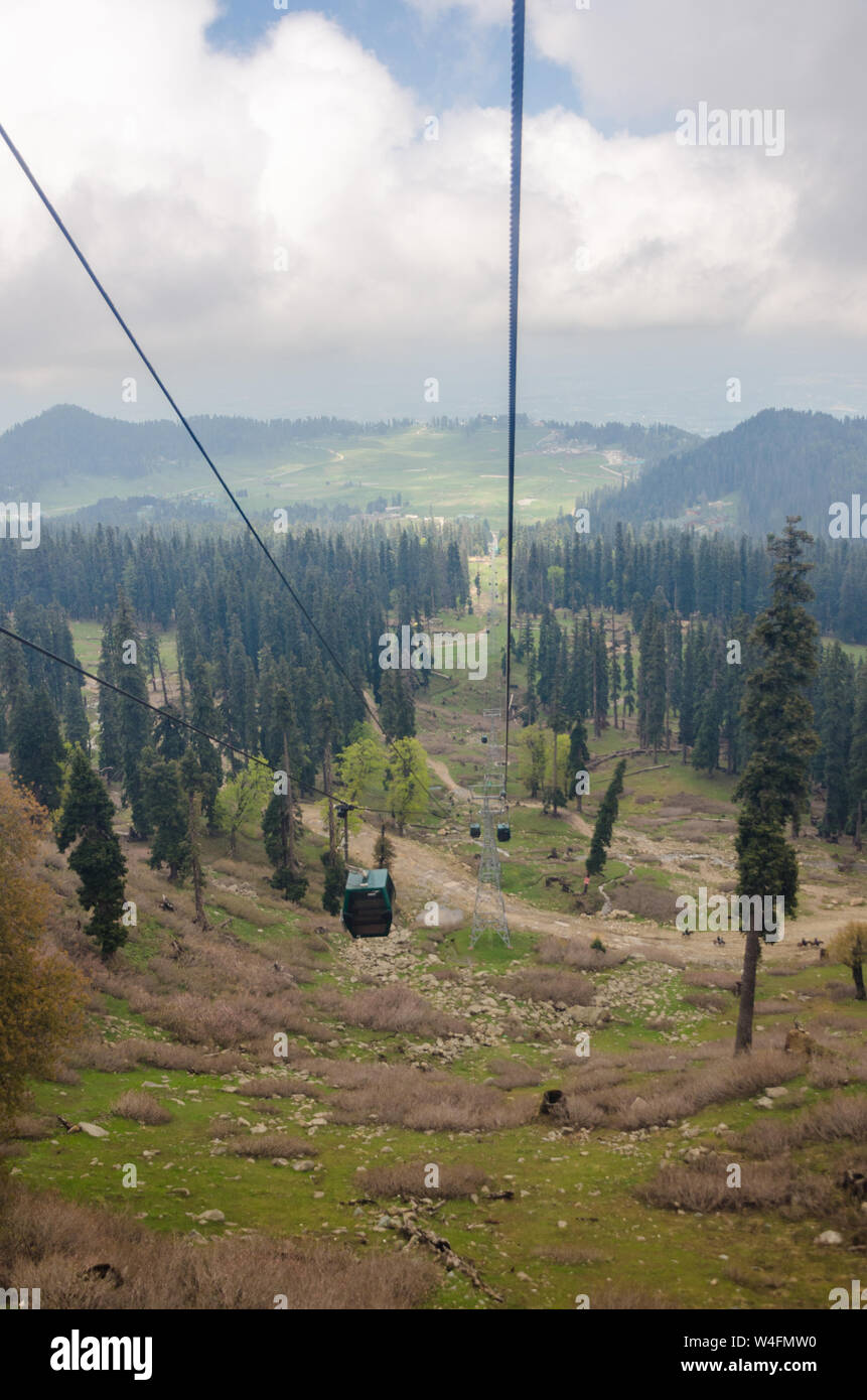 View from the first phase of Gulmarg Gondola ride upto Kongdoori in ...