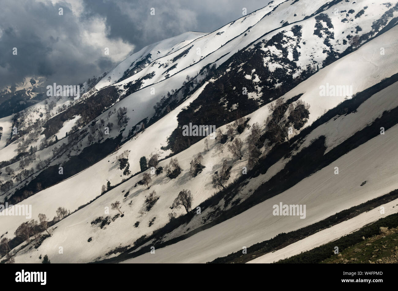 Ropeway gulmarg hi-res stock photography and images - Alamy