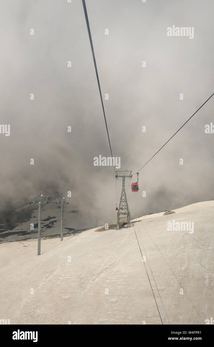Gulmarg Gondola Phase 2, Gulmarg, Jammu and Kashmir, India Stock Photo ...