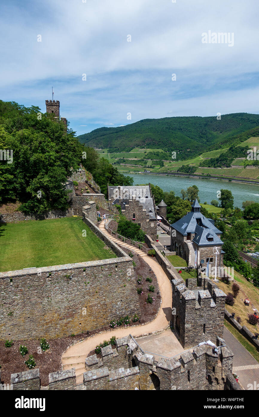 Reichenstein castle on the rhine hi-res stock photography and images ...