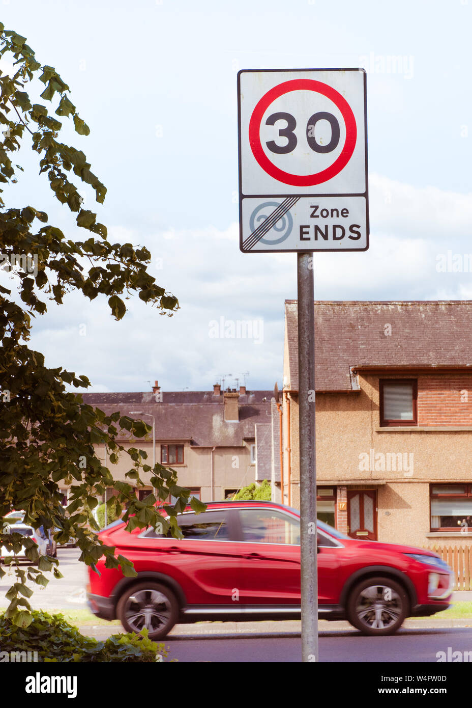 20 Miles Per Hour Zone Ends Here Sign Stock Photo Alamy 20 Miles Per Hour Zone Ends Here Sign Stock Photo Alamy