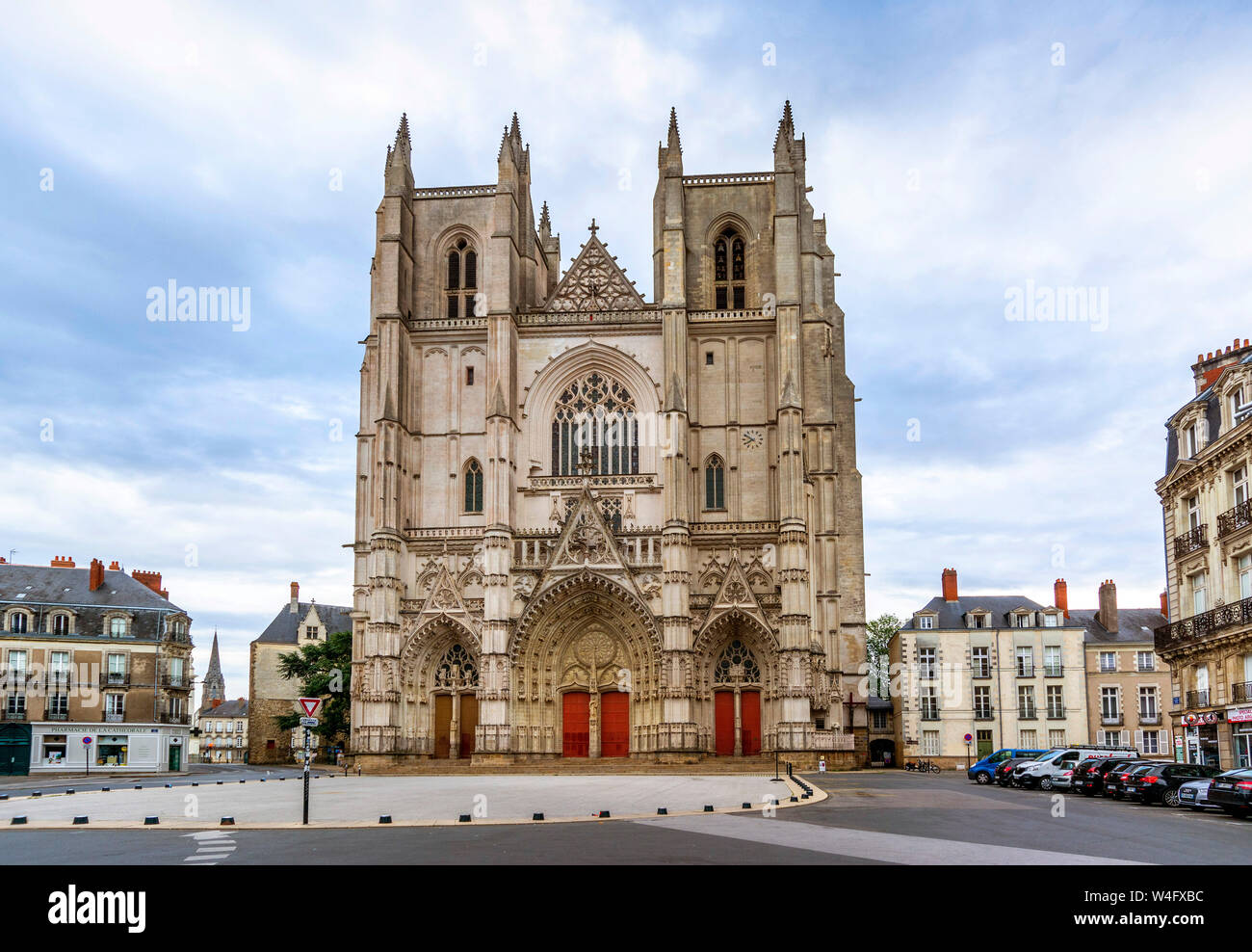 Gothic saint pierre et hi-res stock photography and images - Alamy