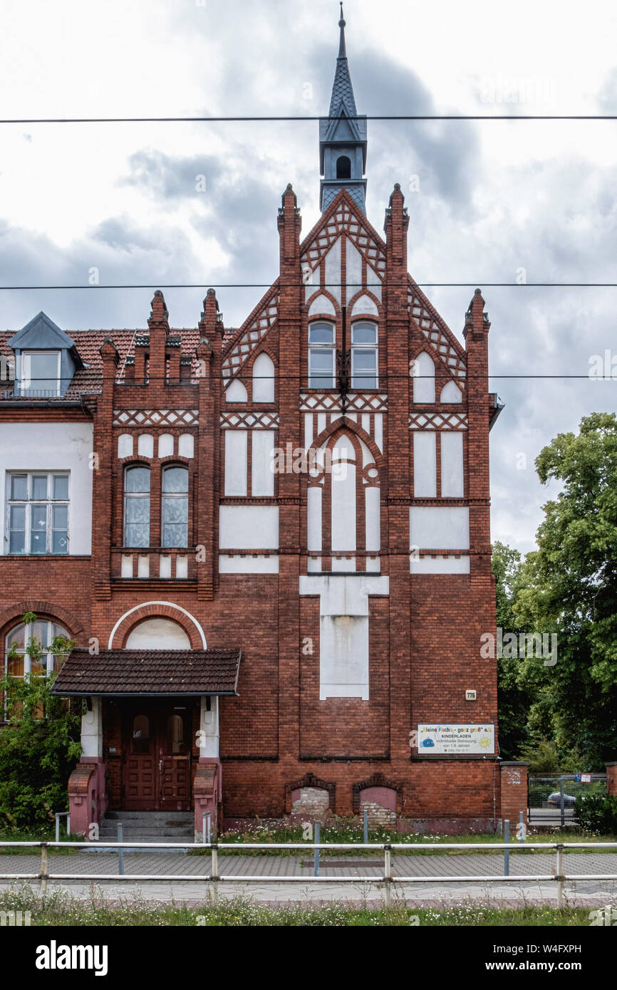 1900 brick facade hi-res stock photography and images - Alamy