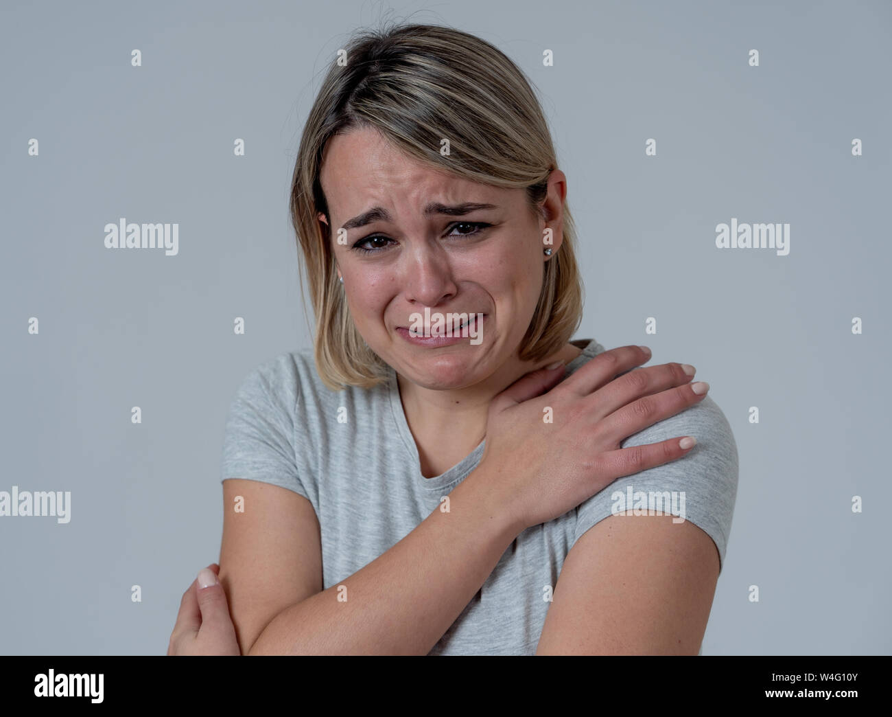 Woman fear face dramatic hi-res stock photography and images - Alamy