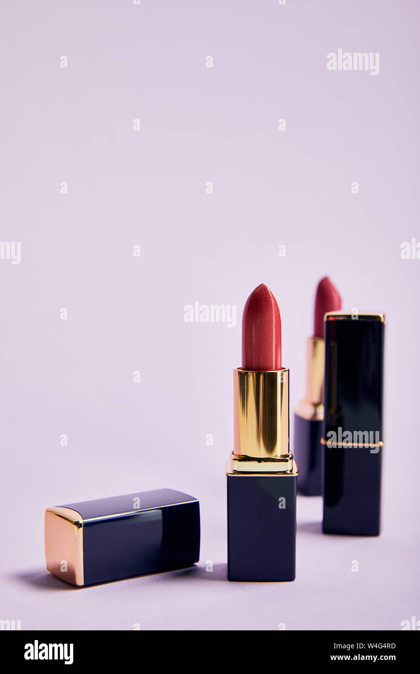 Lipsticks in fashion colors hi-res stock photography and images - Alamy
