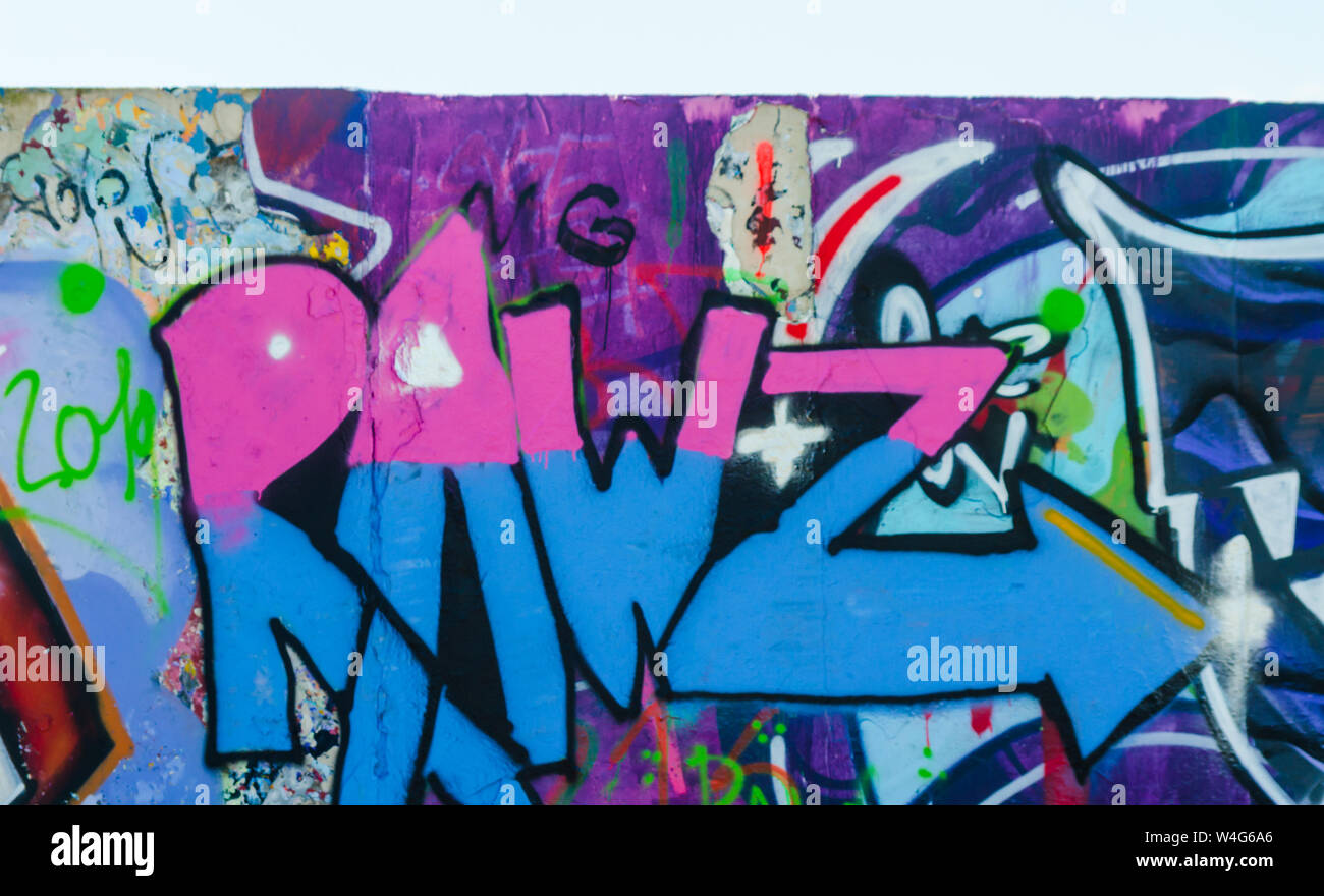 Legal graffiti wall london hi-res stock photography and images - Alamy