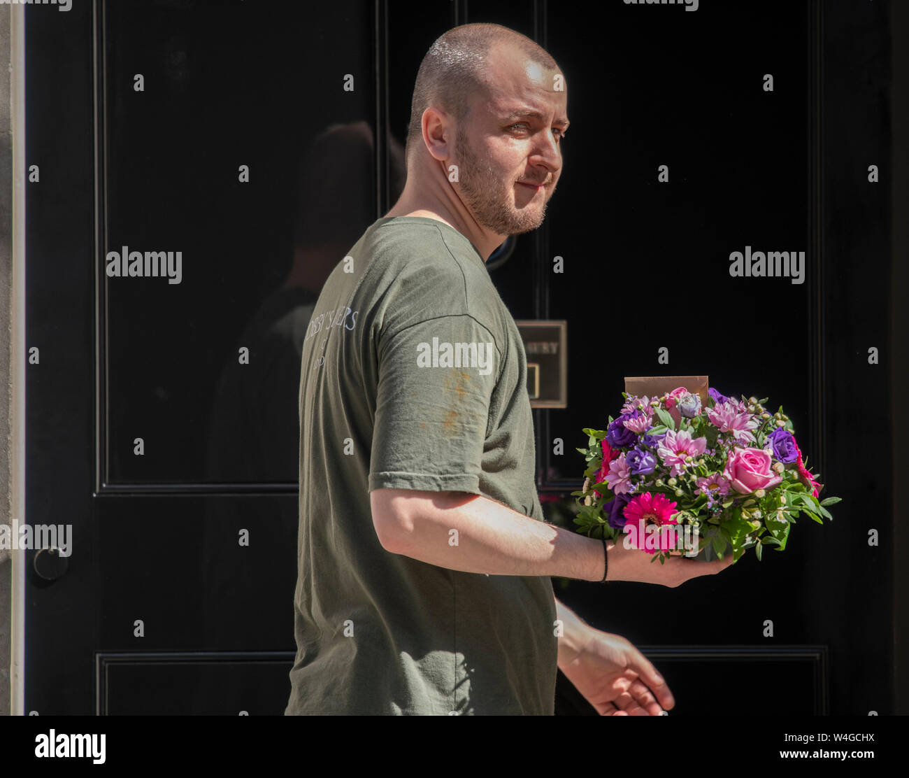 Flowers delivered downing street hi-res stock photography and images ...