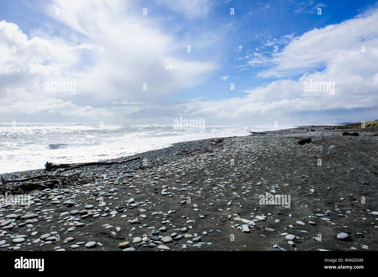 Beach rocky new zealand hi-res stock photography and images - Alamy