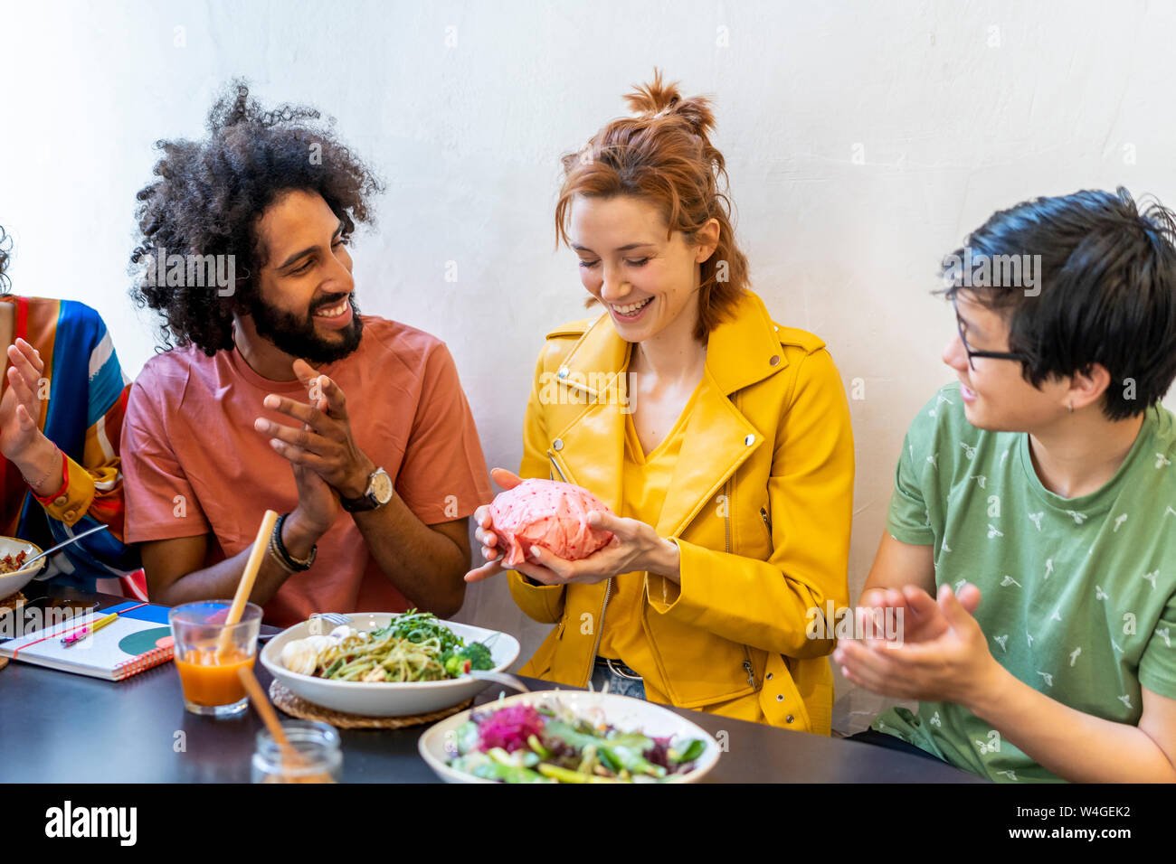Friends in cafe enjoying lunch hi-res stock photography and images - Alamy