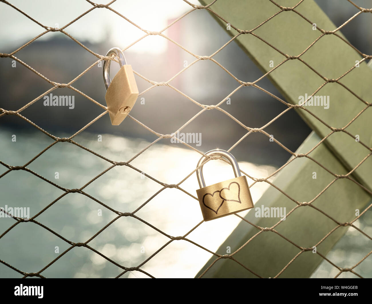 Love lock hi-res stock photography and images - Alamy