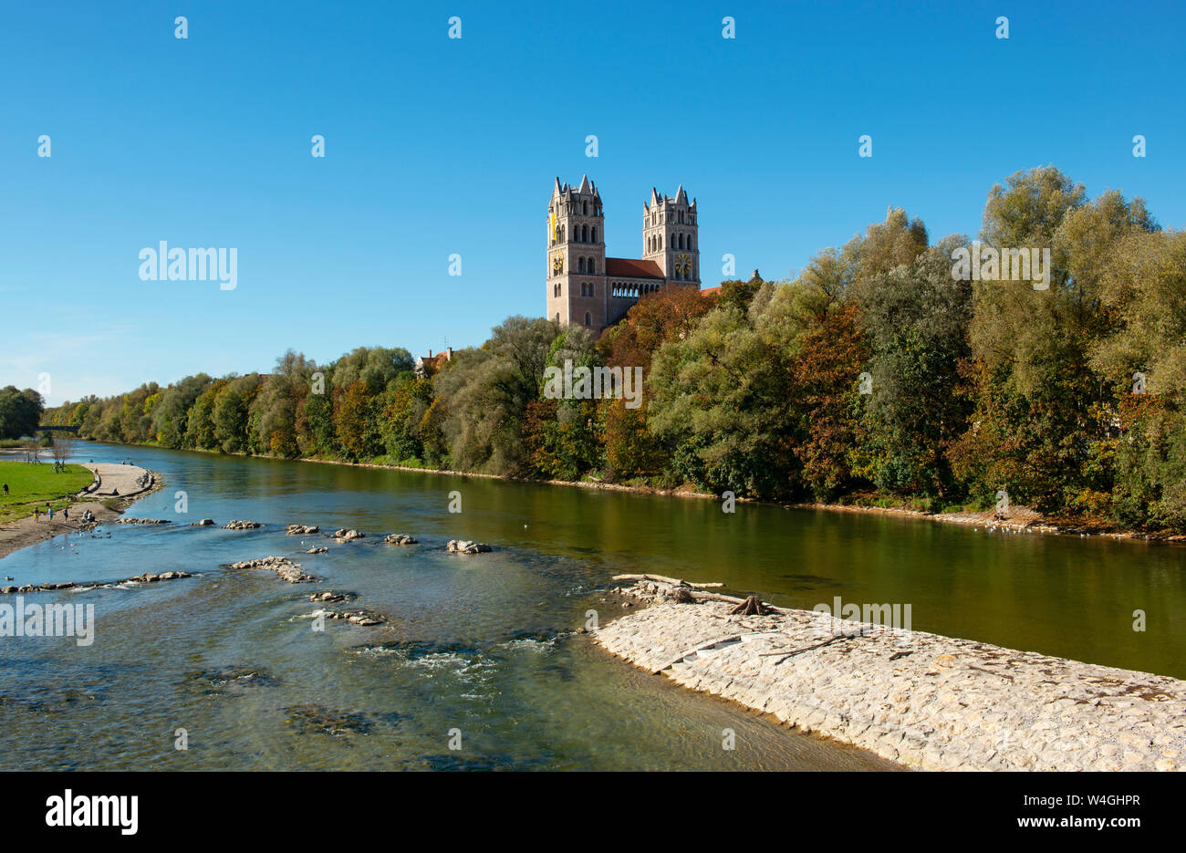 Isar river and St. Maximilian's church, Glockenbachviertel ...