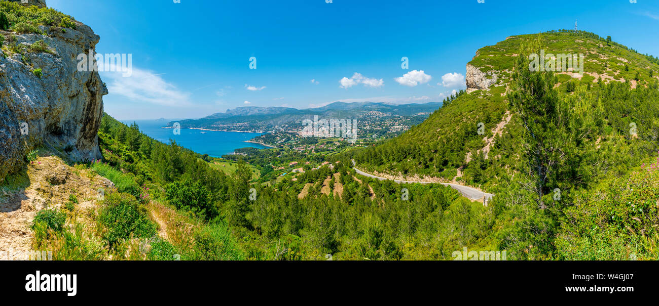 Cassis france village hi-res stock photography and images - Alamy